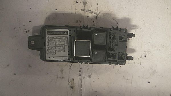 Volvo V40 - Bezpieczniki / Skrzynka bezpieczników V40 | Autoparts24