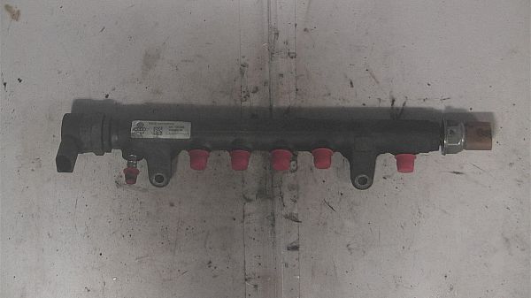 03L-130-089 : Hogedrukrail / injectiespuitleiding en brandstofpomp ...