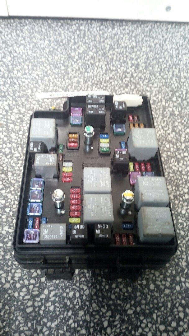 Chevrolet AVEO Hatchback (T300) Fuse box 95092985