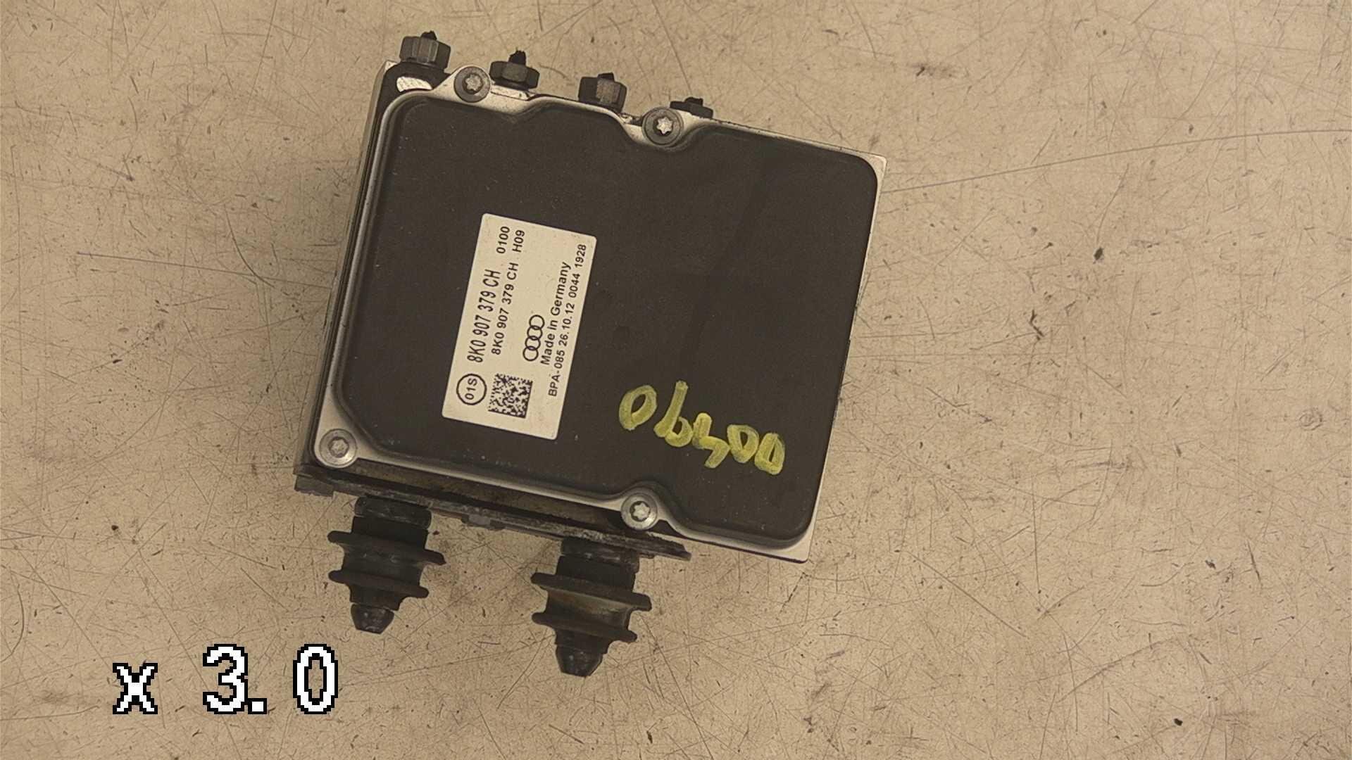 Audi A4 Avant (8K5, B8) ABS-Pumpe 8K0 614 517 GH. 0 265 239 348