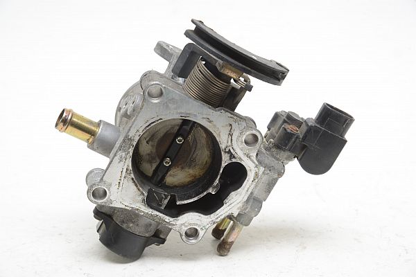 222100D050 : Drosselklappenstellmotor und Drosselklappe - Autoparts24