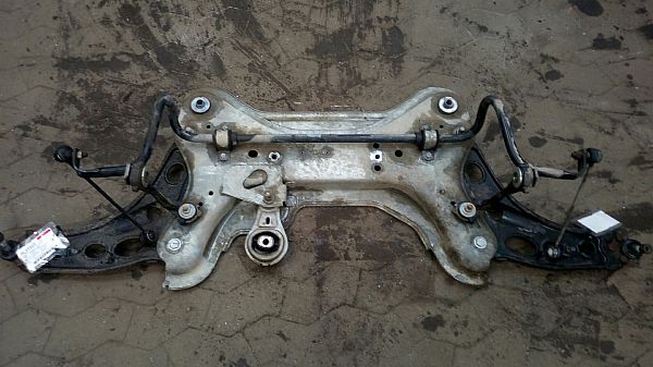 544016605R : Subframe en Vooras kompleet - Autoparts24