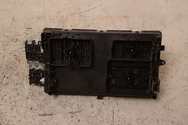 Chevrolet Cruze - Bezpieczniki / Skrzynka bezpieczników Cruze | Autoparts24