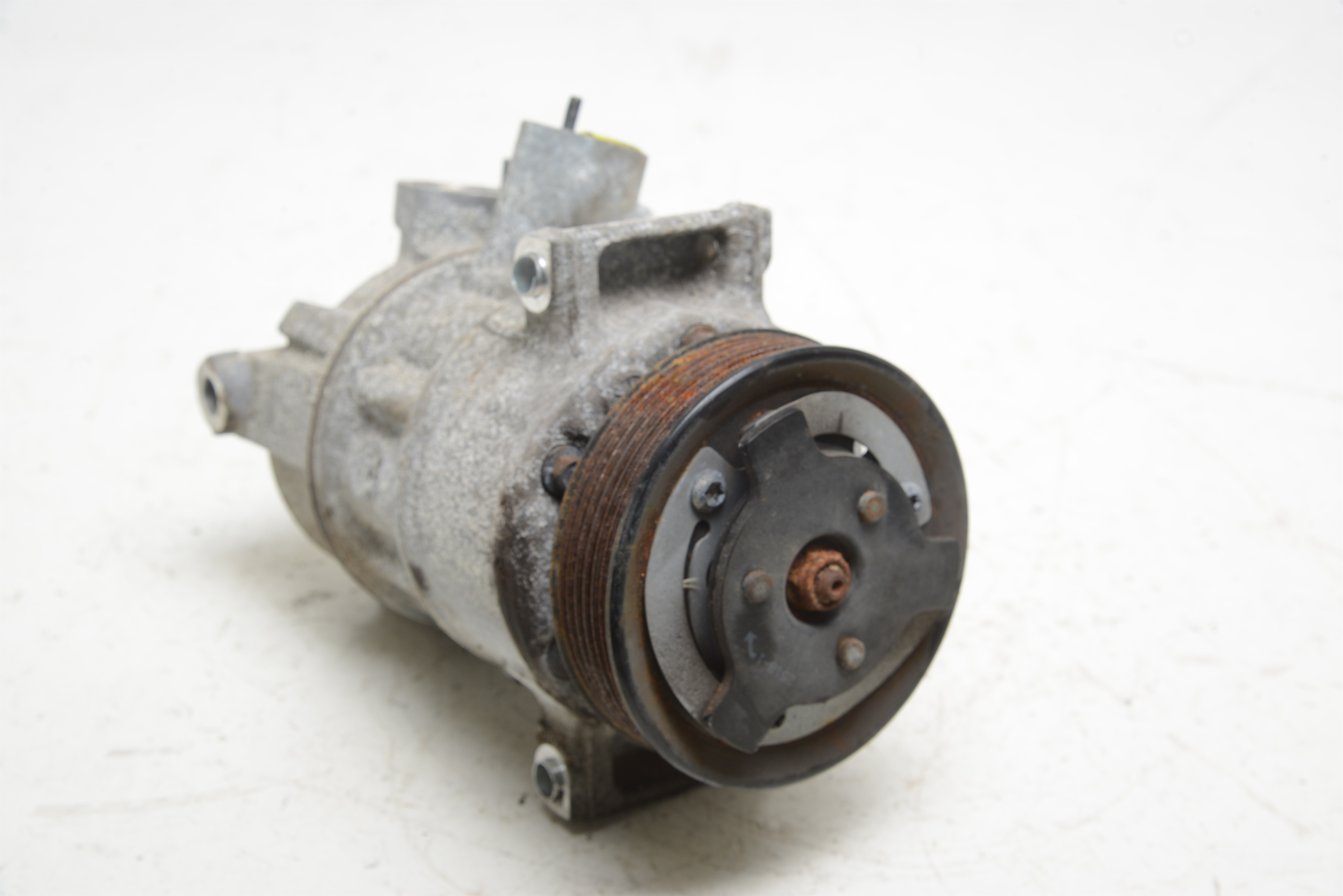 01141716 : Airconditionpumpe - Autoparts24