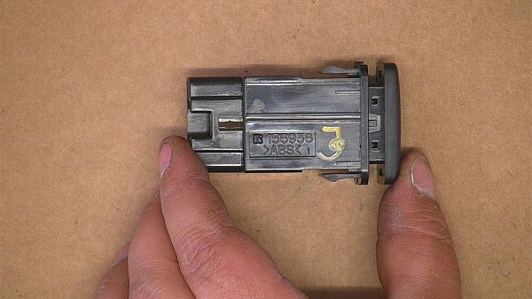 8475158010 : Kontakt - sædevarme - Autoparts24