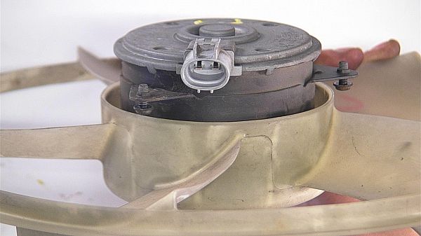 16363-28170 : Kølerblæser el og Kølerkappe - Autoparts24