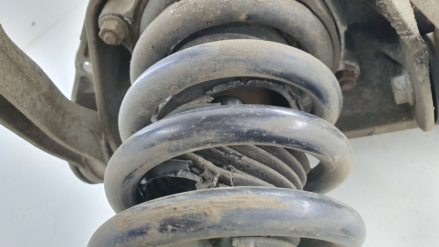 VW TOUAREG (7LA, 7L6, 7L7) Front shock 7L6 413 031 L, 7L6 413 031 S ...
