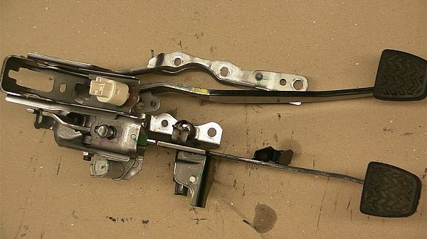 Brugt Peugeot 108 - Pedalophæng komplet | Autoparts24