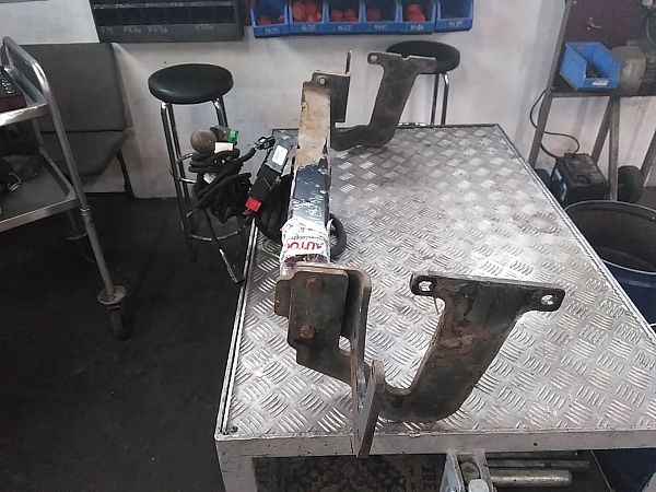 Toyota Proace Anhängerkupplung gebraucht kaufen | Autoparts24