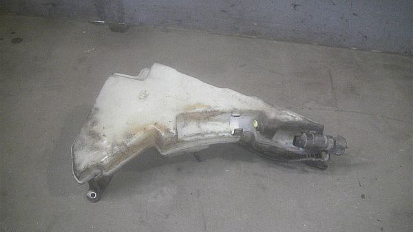 4F0-955-453-M : Sprinklerbeholder og Sprinkler - med motor - Autoparts24