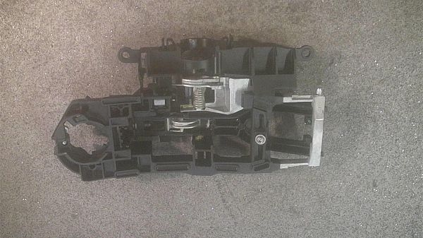 51217187227 : Håndtag udvending og Dørlås - Autoparts24