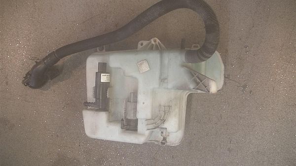 MED-2-MOTORER : Sprinkler - med motor og Sprinklerbeholder - Autoparts24