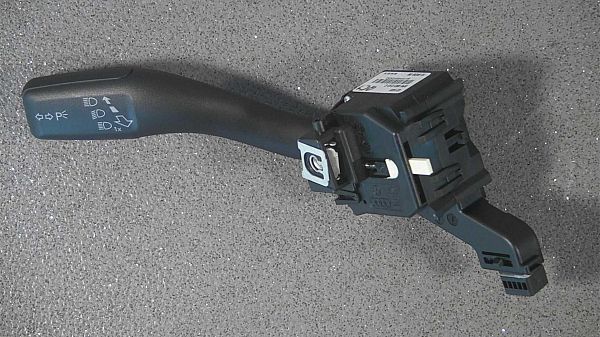 8P0-953-513-C-9B9 : Kontakt - blinklys og Lyskontakt - Autoparts24