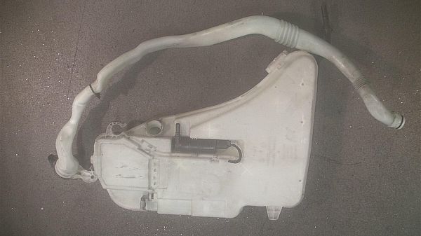 MED-2-MOTORER : Sprinkler - med motor og Sprinklerbeholder - Autoparts24