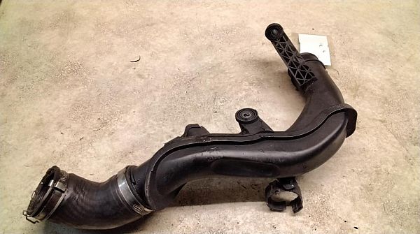 VW Tiguan Turbo Ladeluftschlauch gebraucht kaufen | Autoparts24