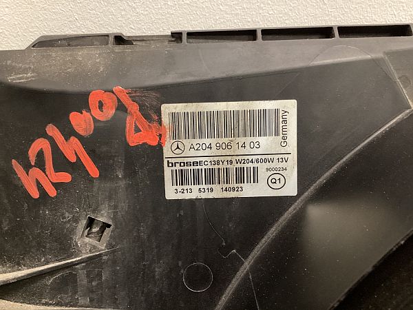 A2049061403 : Kølerblæser el - Autoparts24