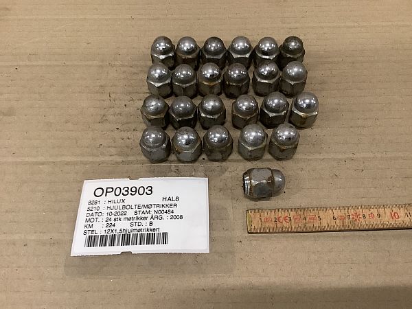 Toyota Hilux - accessoires de roues Hilux | Autoparts24