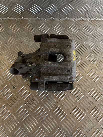 36000902 : Remklauw, linksachter en Remklauw, rechtsachter - Autoparts24