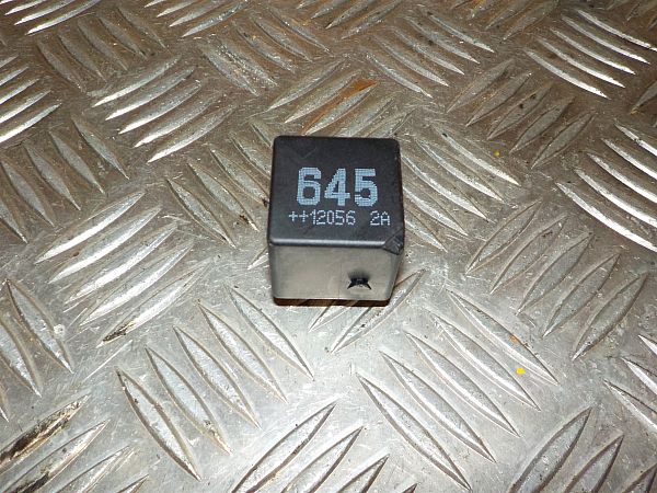 4H0951253A : Relæ - diverse og Relæ - visker - Autoparts24