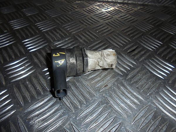 0281002990 : common rail (Injectie) / Verstuiver Brug en Dieselpomp ...