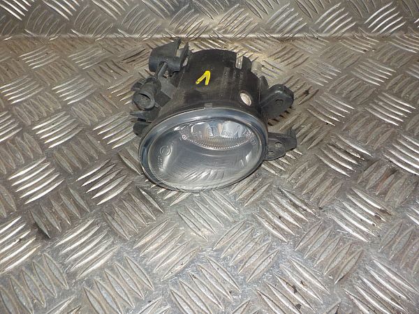 2518200756 : Fog light - front - Autoparts24