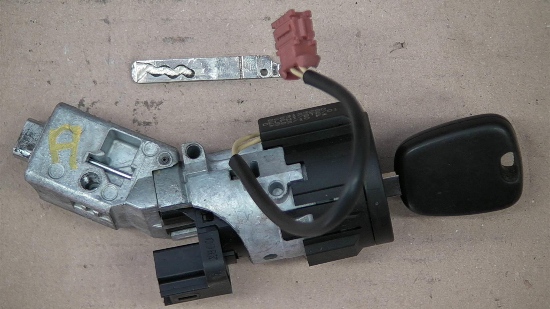 Citroën C3 Picasso (SH_) Steering wheel lock 4162PT