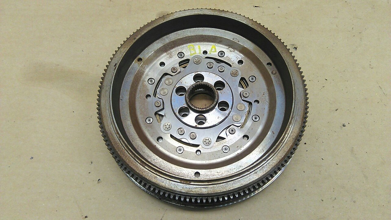 VW TRANSPORTER Mk V Box (7HA, 7HH, 7EA, 7EH) Flywheel 03L105266AN ...