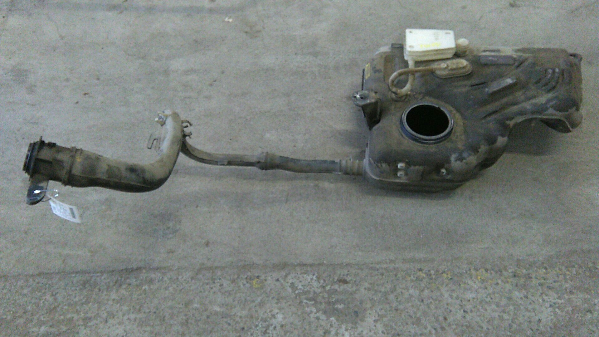 Réservoir pour Peugeot PARTNER Box 1613507880 - Autoparts24