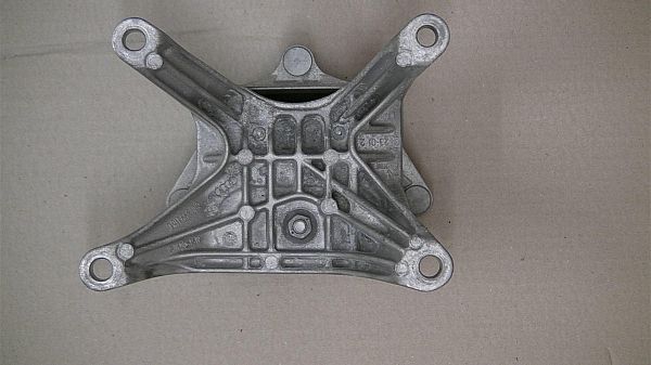 8W0399156 : Gearkassebro og Gearkasseophæng - Autoparts24