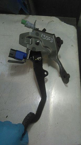 Renault - Pédale d'embrayage | Autoparts24