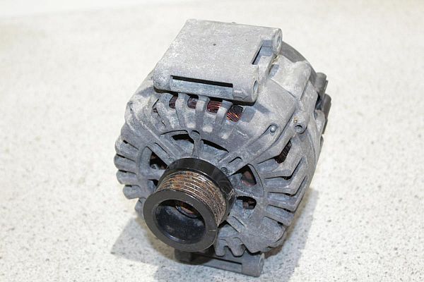 0009067702 : Lichtmaschine - Autoparts24