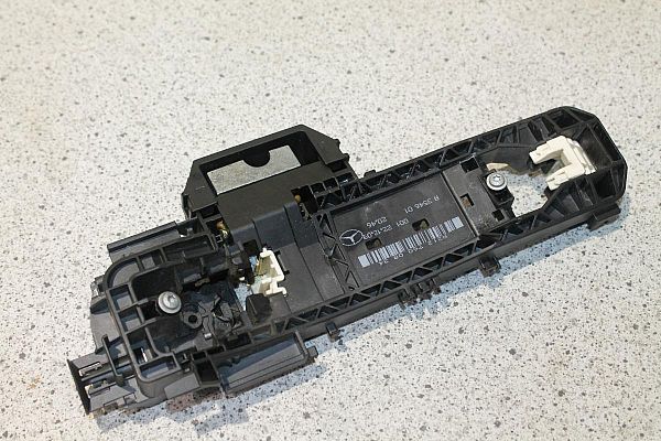 204-760-2334 : Håndtag udvending - Autoparts24