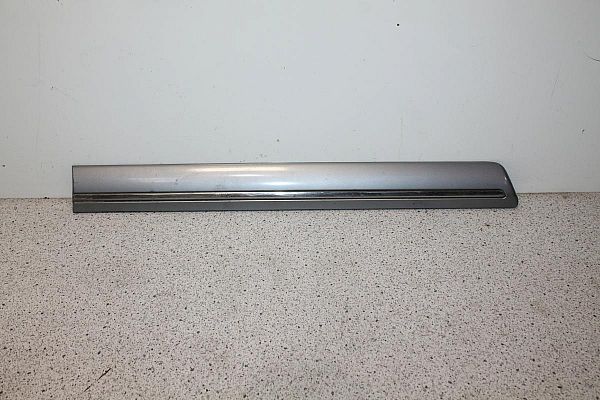 Brugt Mercedes-Benz E-class - pynteliste dør | Autoparts24