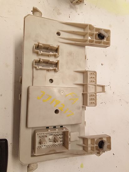 Volvo V50 - Bezpieczniki / Skrzynka bezpieczników V50 | Autoparts24