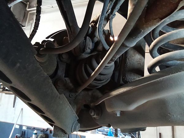 BMW 1 - Asschenkel / Wielnaaf achter 1 | Autoparts24