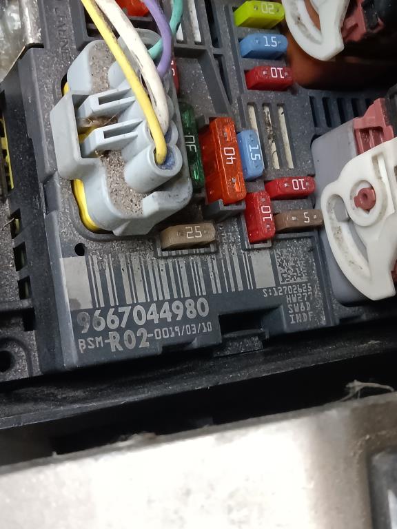 Peugeot 5008 - Bezpieczniki / Skrzynka bezpieczników 5008 | Autoparts24