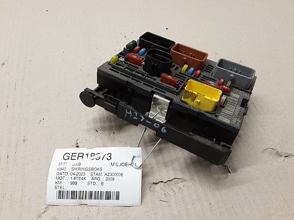 9807028580 : Sikringsboks - Autoparts24