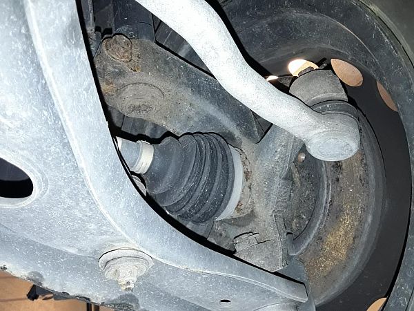 Brugt Peugeot 108 - spindel for | Autoparts24