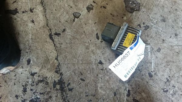 8200859243: Relæ - forvarmer, Relæ - diverse, Varmekasse højre ...