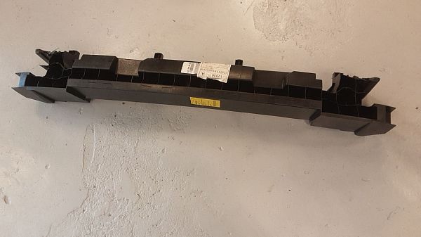 850904537R : Stoßstange hinten ohne Anbauteile und Stoßstangenhalter ...
