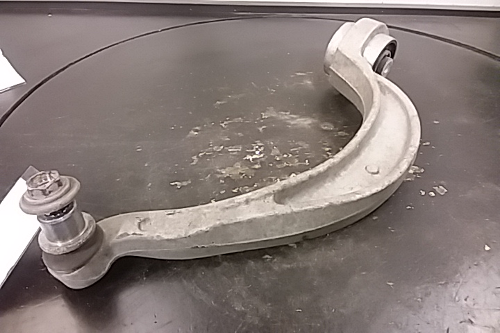 4G0407693L : Bærearm forrest nederst - Autoparts24