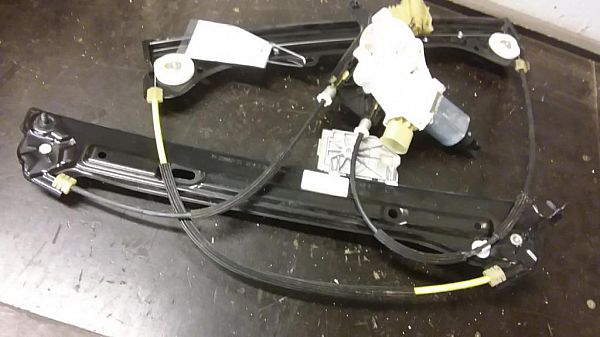 51357339592 : Fensterhebermotor und Fensterheber 2-türig - Autoparts24