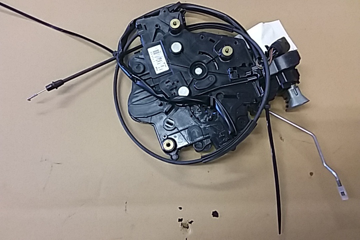 7H0843654CC : Centrallås og Dørlås - Autoparts24