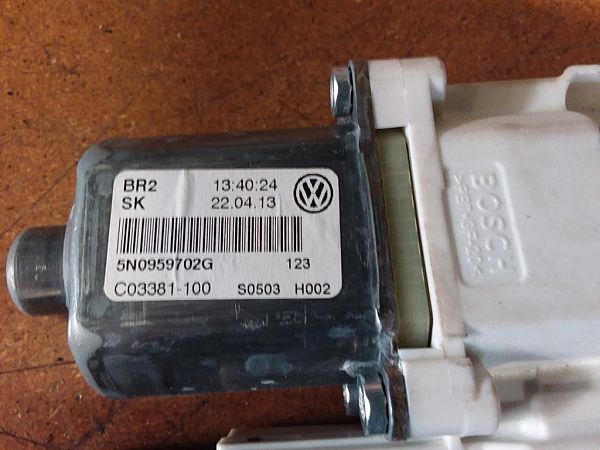 5N0-959-702-G : Rudemotor og Rudekabel 2 dørs - Autoparts24