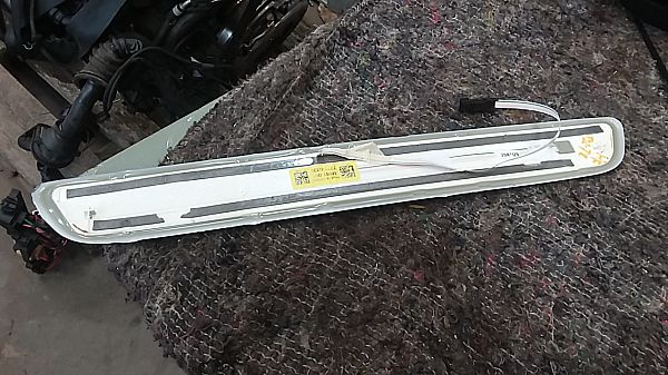 Mercedes-Benz E-class - Sierlijst deur Eclass | Autoparts24