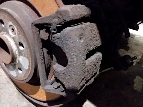 36001382 : Remklauw, linksachter en Remklauw, rechtsachter - Autoparts24