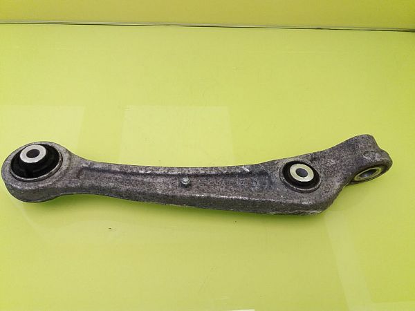 8K0-407-155-B : Bærearm forrest nederst - Autoparts24