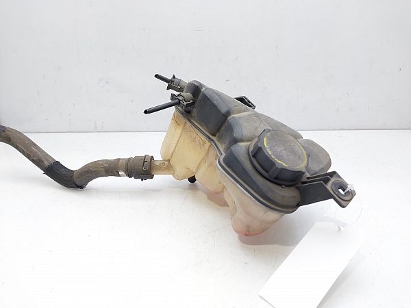 1449986 : Expansievat / Koelvloeistof Reservoir - Autoparts24
