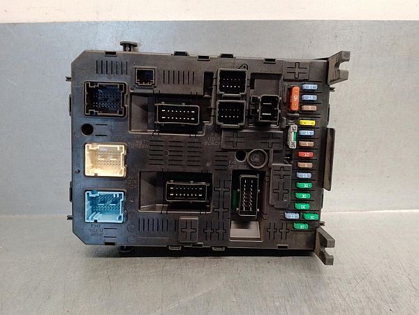 Peugeot 5008 - Bezpieczniki / Skrzynka bezpieczników 5008 | Autoparts24