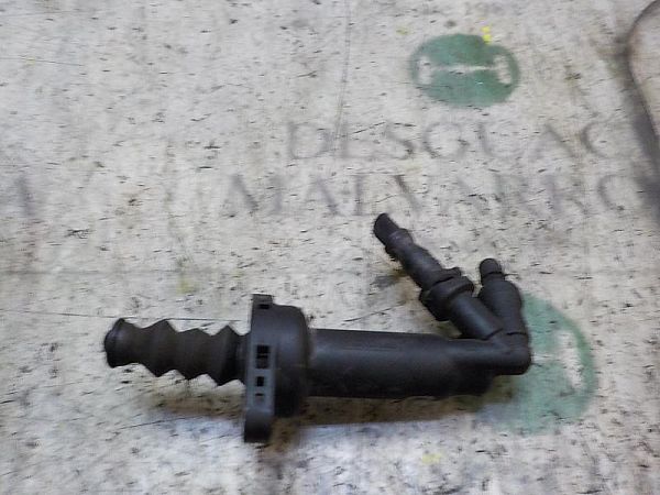 6R0721261 : Koblingshovedcylinder og Kobling - slavecylinder - Autoparts24